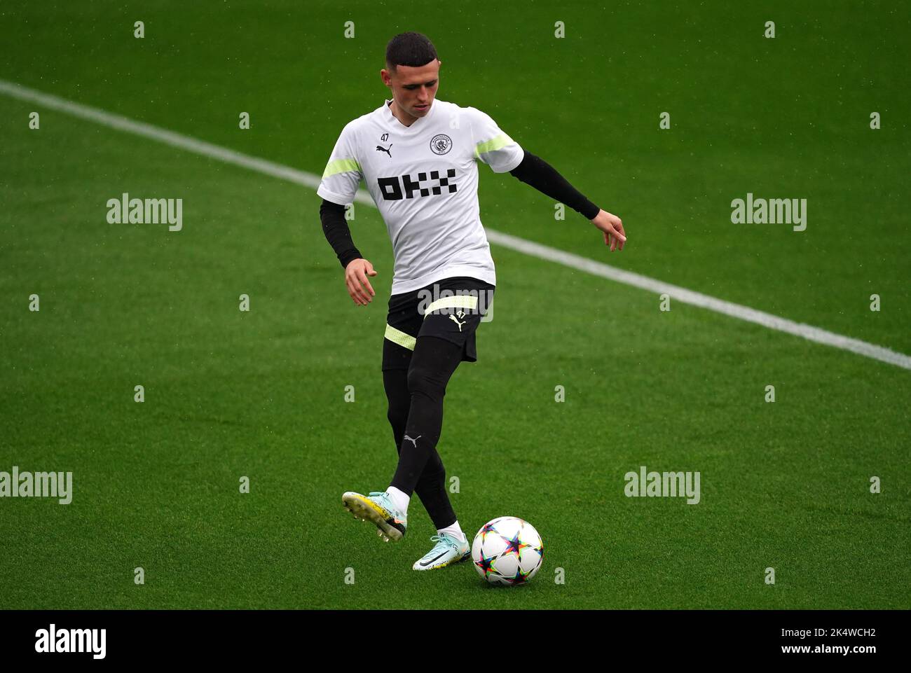 Phil foden champions league pa2022 hi-res stock photography and images ...