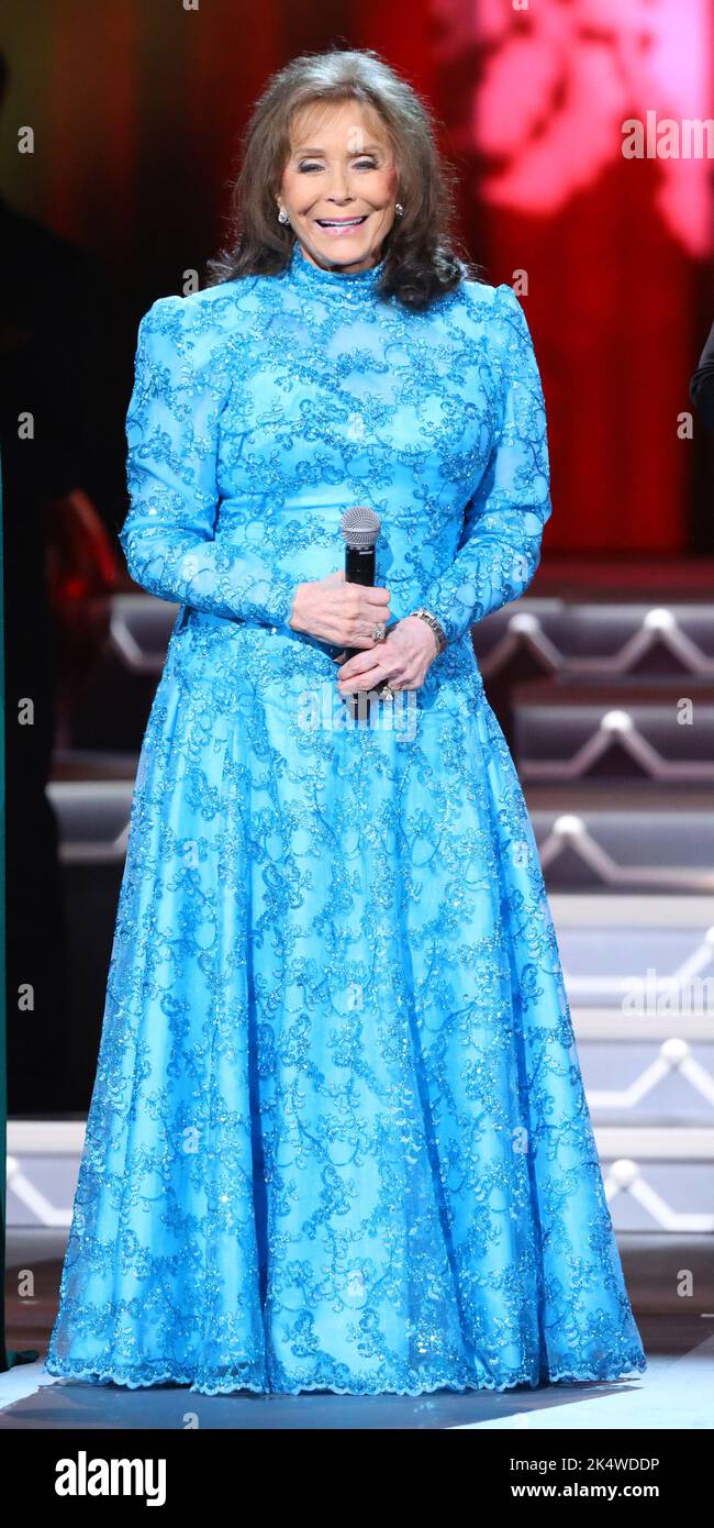 Country music legend Loretta Lynn has died peacefully at home today at ...