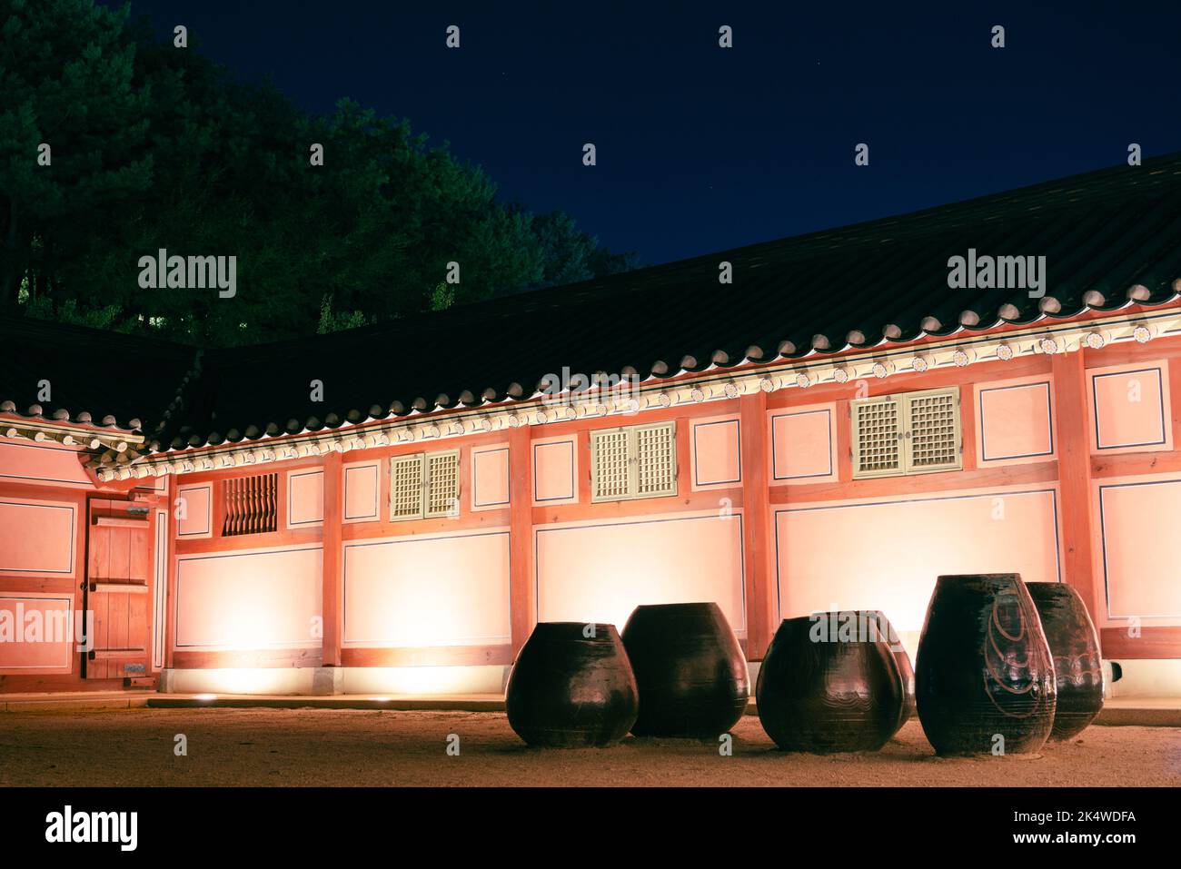 Night view of Hwaseong Haenggung Palace in Suwon, Korea Stock Photo - Alamy