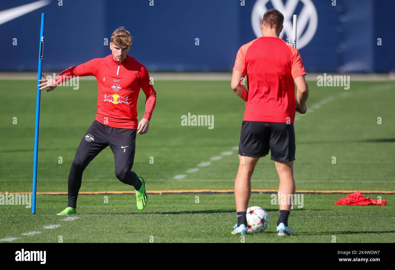 Leipzig, Germany. 04th Oct, 2022. Soccer: Champions League, before the ...