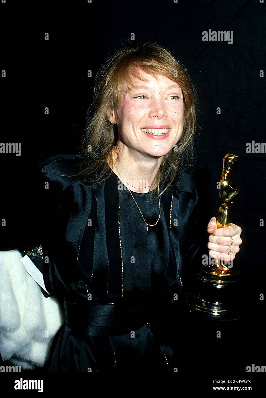 Sissy Spacek Wins Best Actress In Coal Miners Daughter With Her Best Actress Oscar At The 53rd