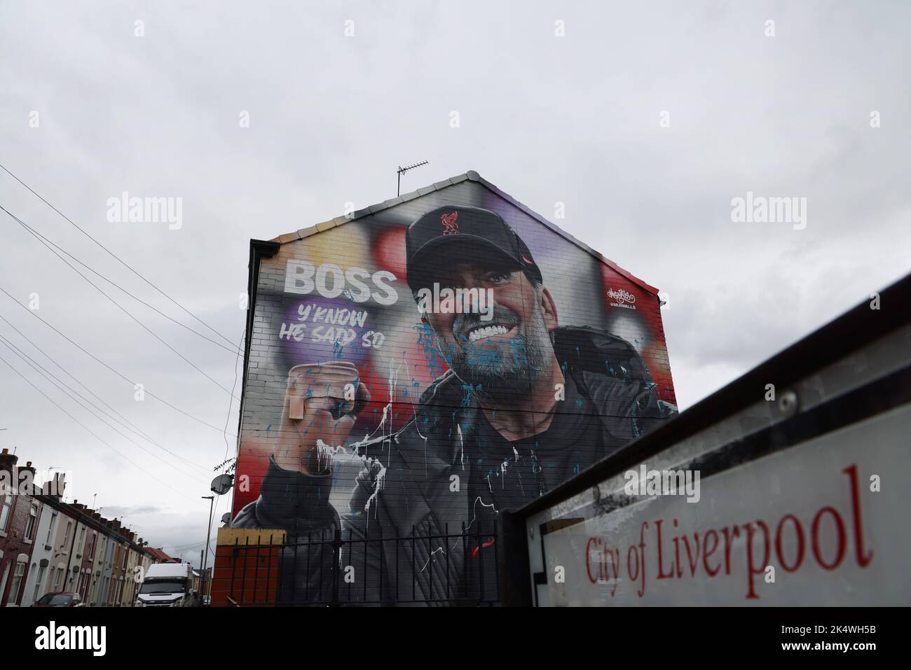Liverpool, UK. 4th Oct, 2022. A vandalised mural of Jurgen Klopp ...