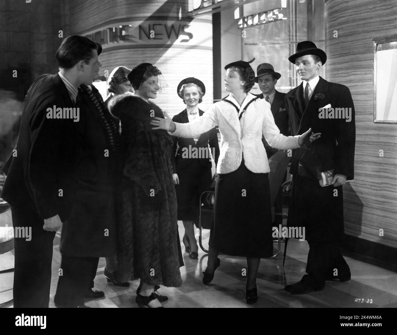 Gangway jessie matthews 1937 hi-res stock photography and images - Alamy
