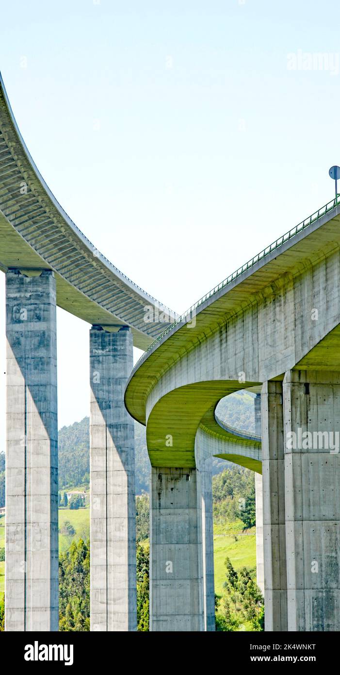 Concrete viaducts hi-res stock photography and images - Alamy