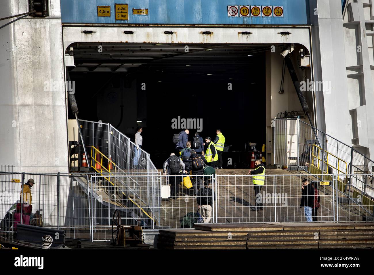 Central body reception asylum seekers hi-res stock photography and ... Central body reception asylum seekers hi-res stock photography and ...
