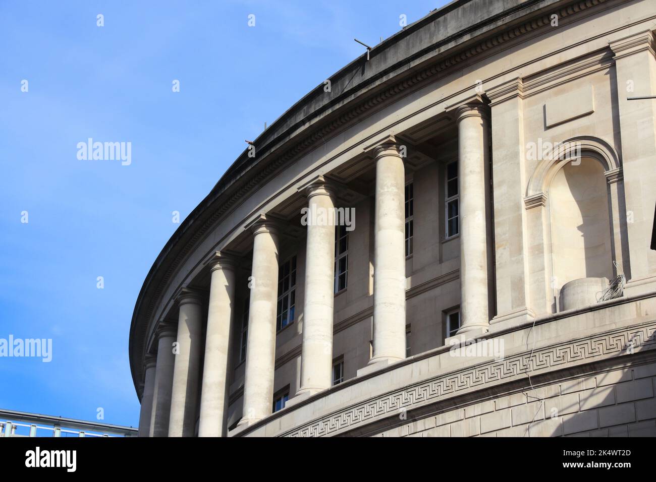 Manchester central library exterior hi-res stock photography and images ...