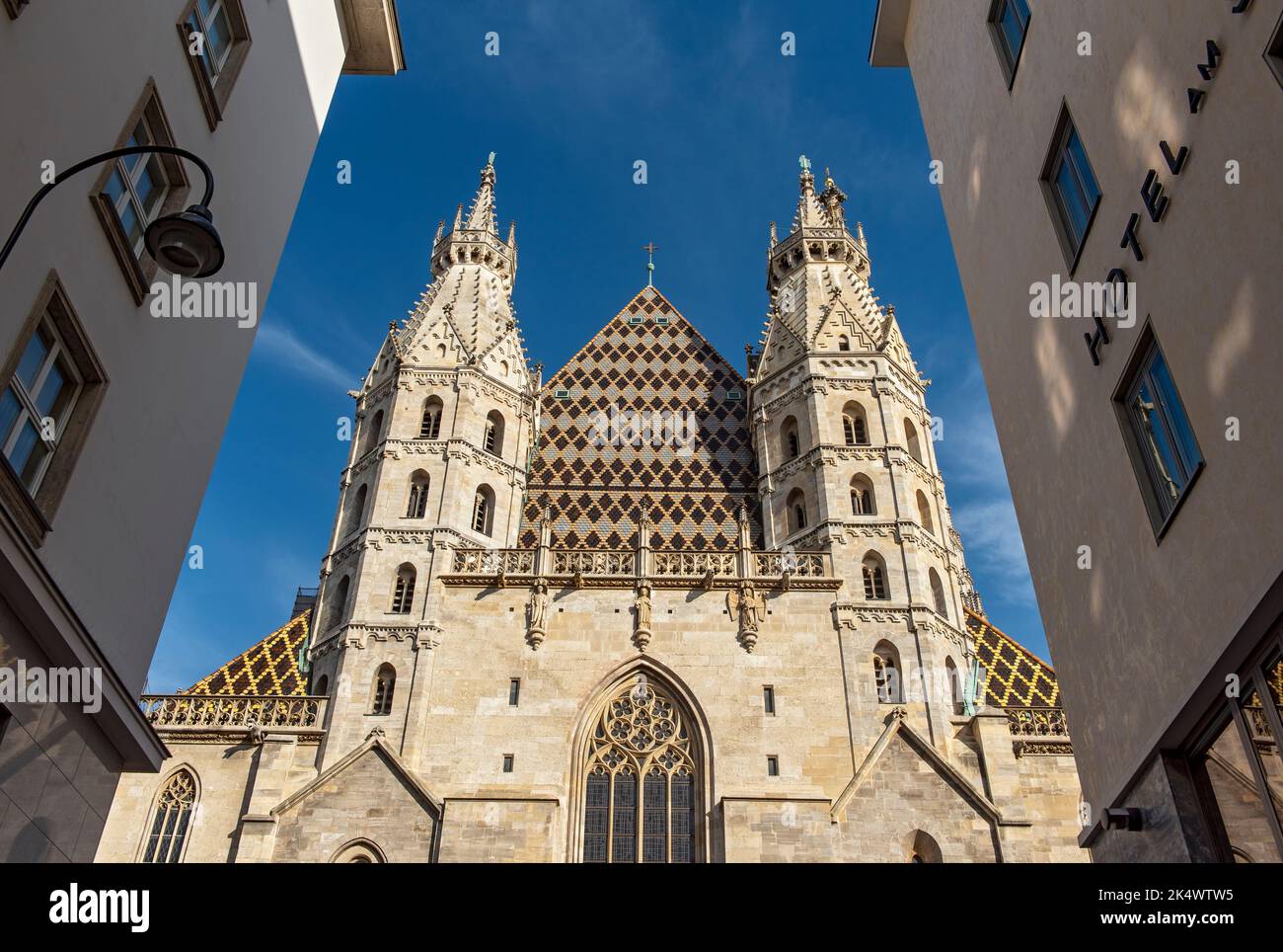 Towers stephansdom vienna austria hi-res stock photography and images ...