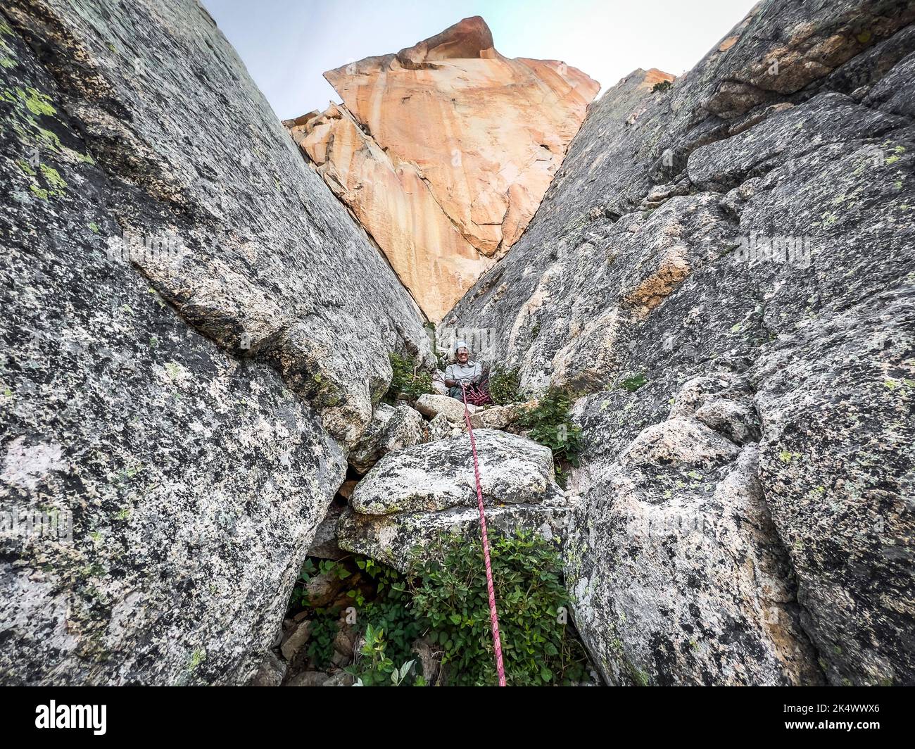 Climbing on elephants hi-res stock photography and images - Alamy