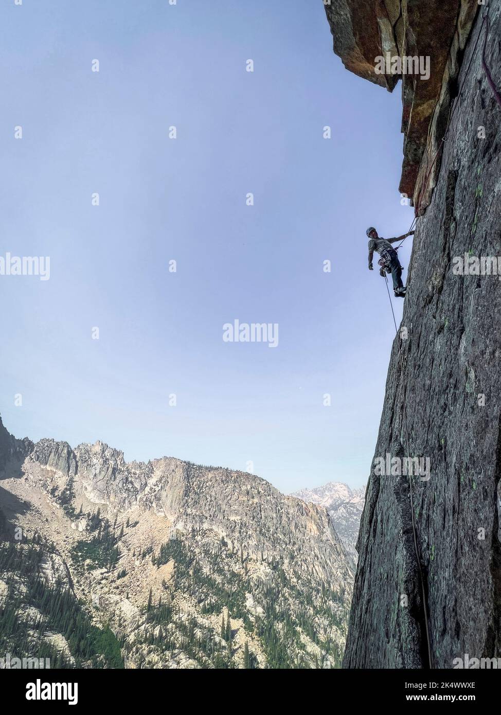 Elephants perch rock climbing hi-res stock photography and images - Alamy