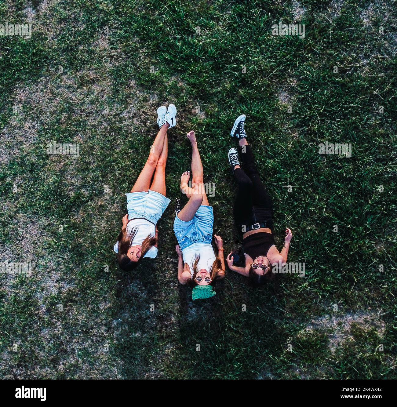 Three view hi-res stock photography and images - Alamy