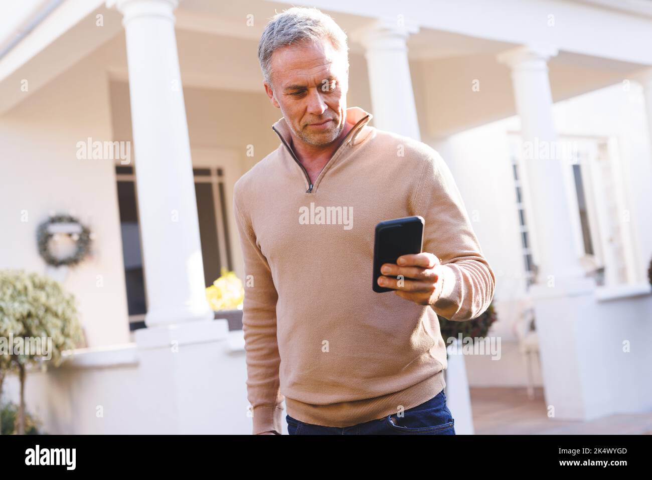 Man of the house hi-res stock photography and images - Alamy