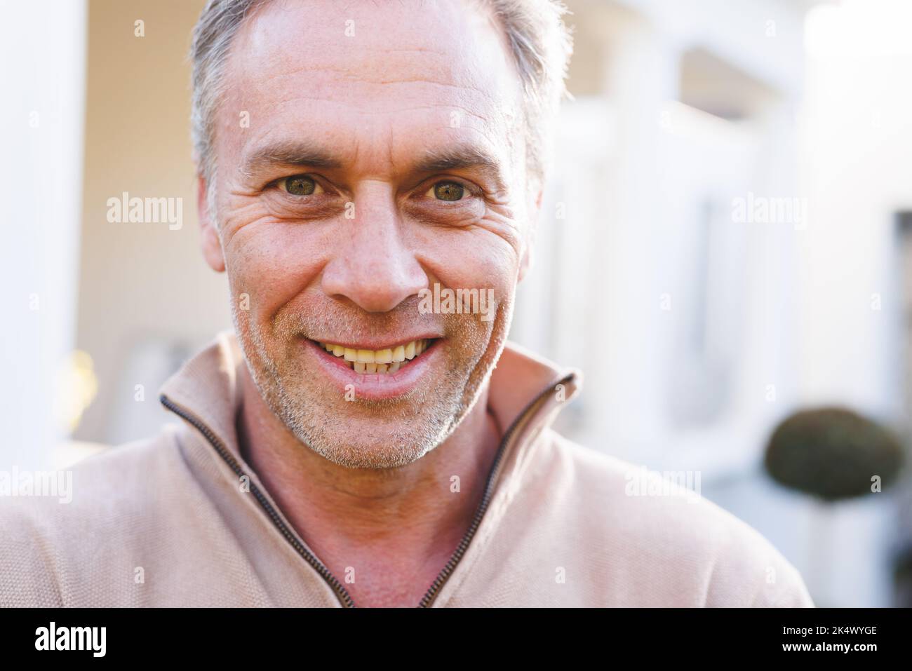Man standing alone outside hi-res stock photography and images - Alamy