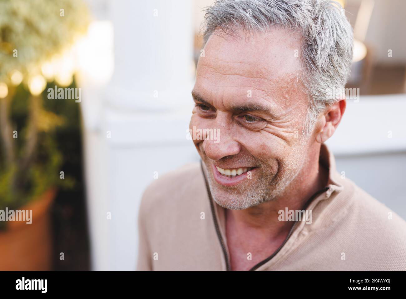 Happy man outside hi-res stock photography and images - Alamy
