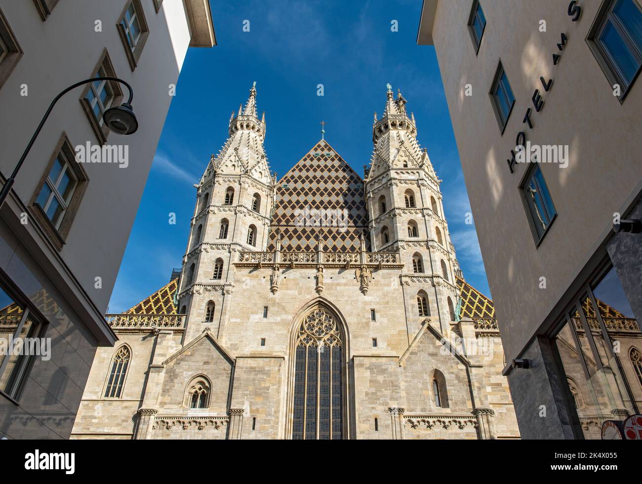 Towers stephansdom vienna austria hi-res stock photography and images ...