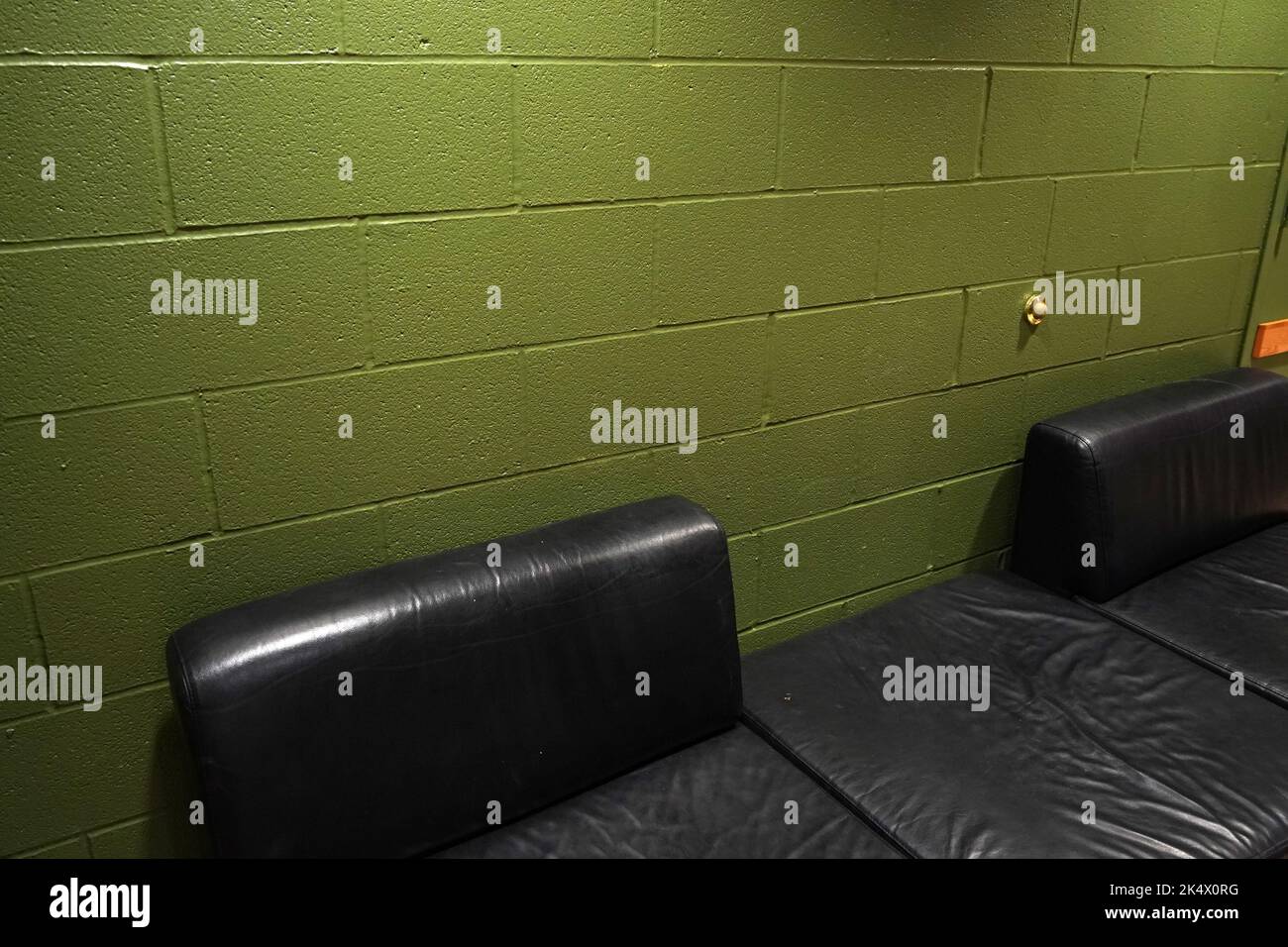 Stage room hi-res stock photography and images - Alamy