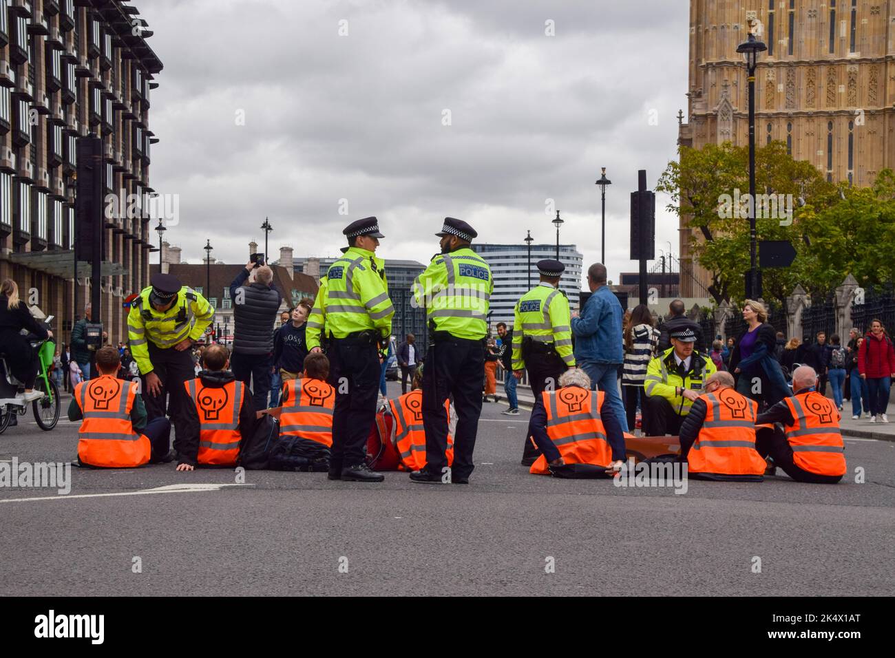 Monitor demonstration in parliament square hi-res stock photography and ...