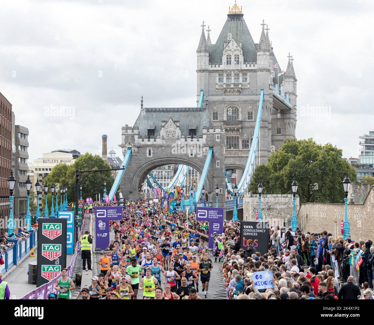 TCS London Marathon 2022 takes place today. Runners run past Tower ...