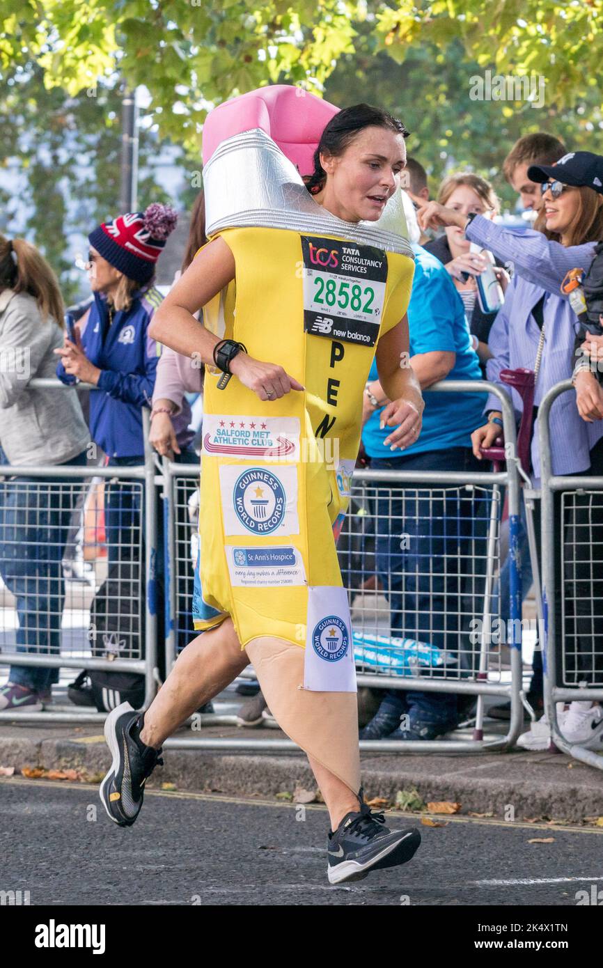 TCS London Marathon 2022 takes place today. Runners run past Houses of ...