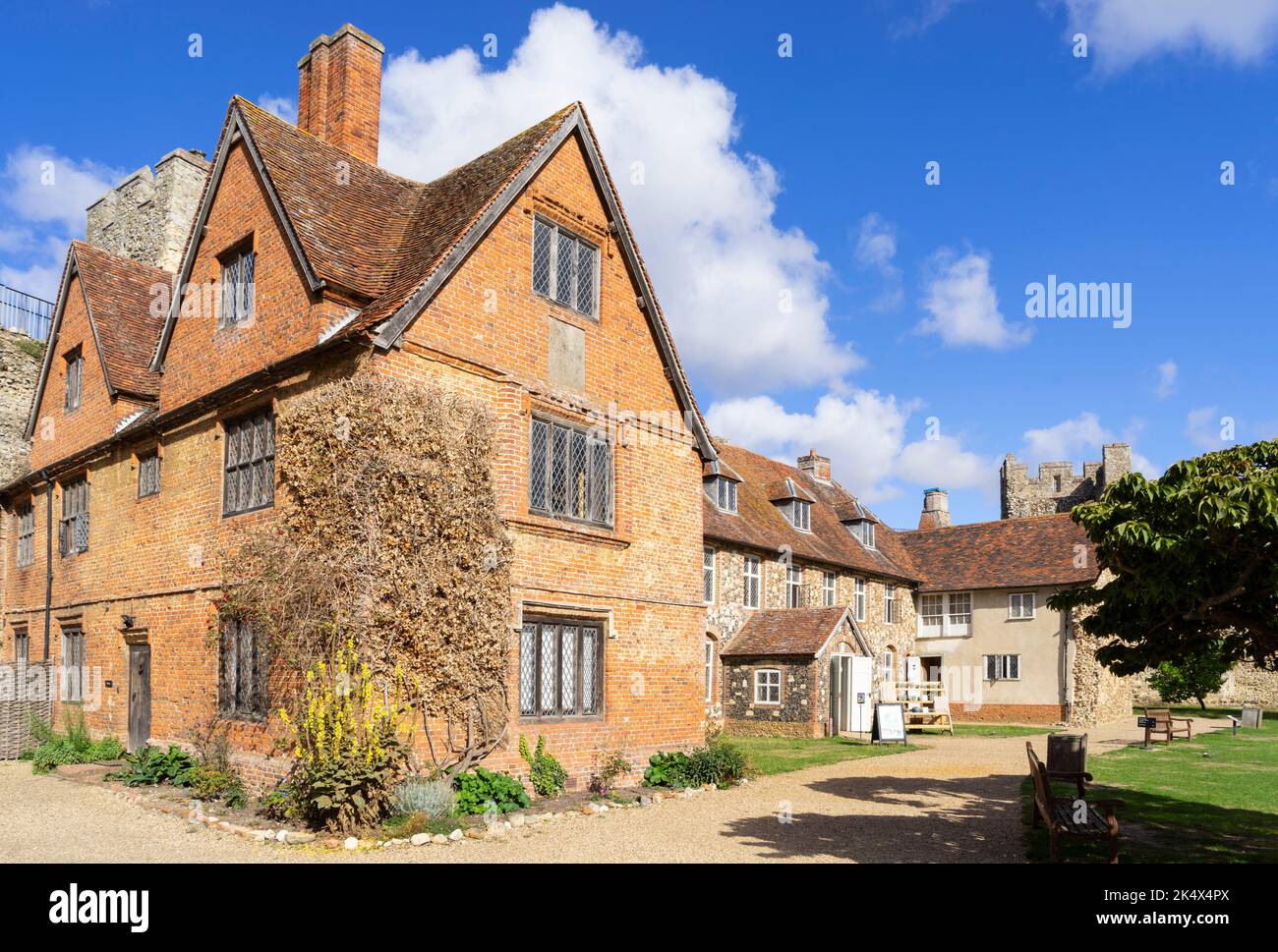 Red castle museum hi-res stock photography and images - Alamy