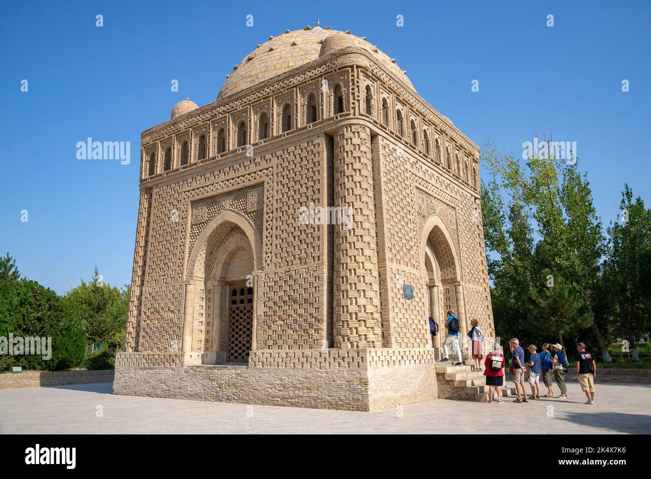 BUKHARA, UZBEKISTAN - SEPTEMBER 09, 2022: Tourists at the ancient ...