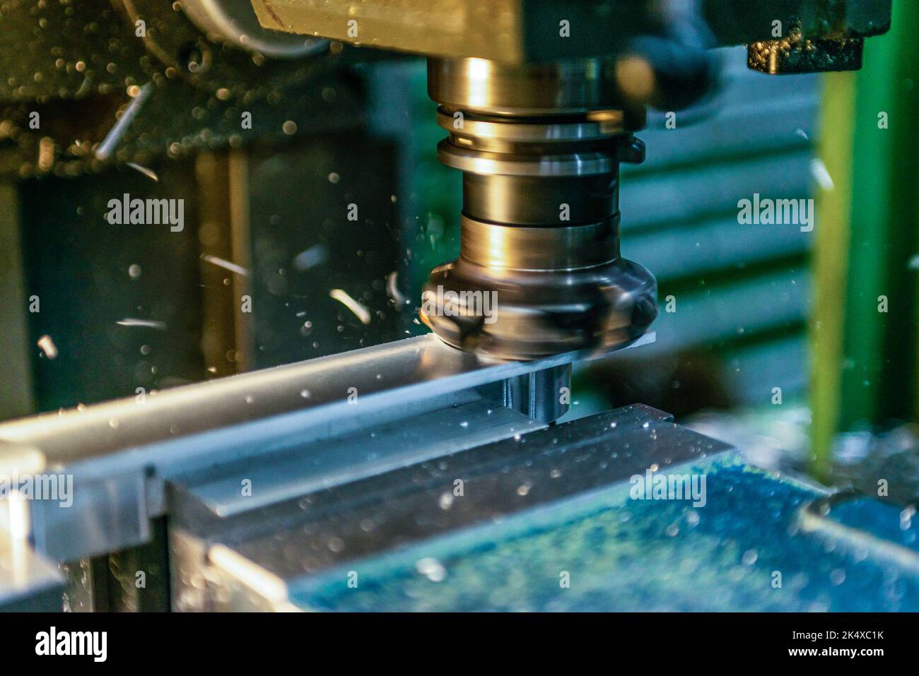 industrial metalworking cutting process by cnc milling cutter machine ...