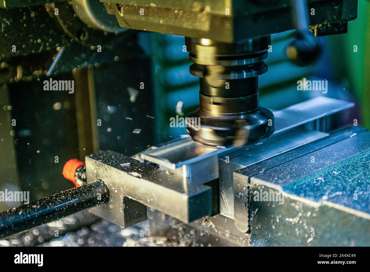 industrial metalworking cutting process by cnc milling cutter machine ...