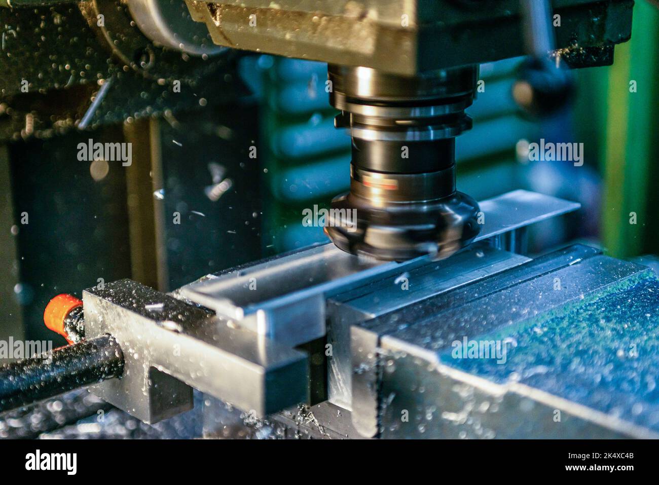 industrial metalworking cutting process by cnc milling cutter machine ...