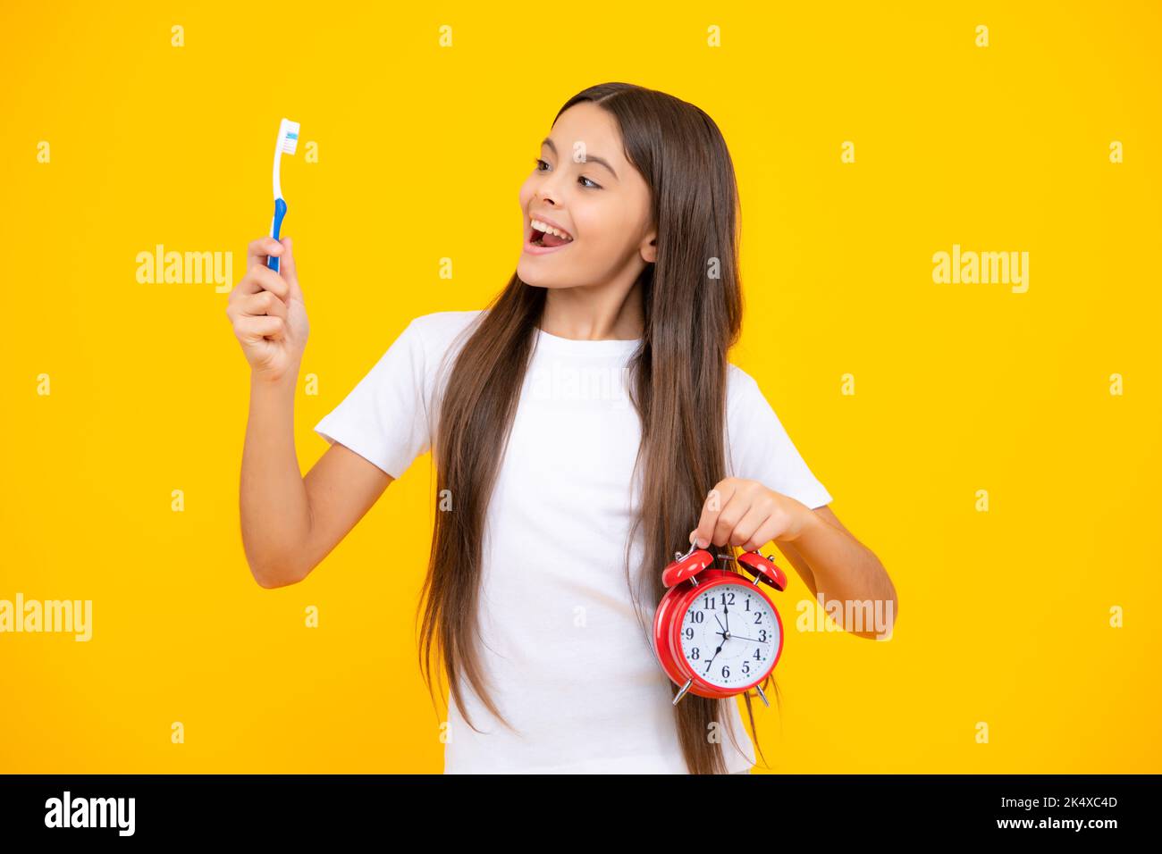 Girl cleaning teeth. Kid brushing teeth with brush. Dental hygiene ...