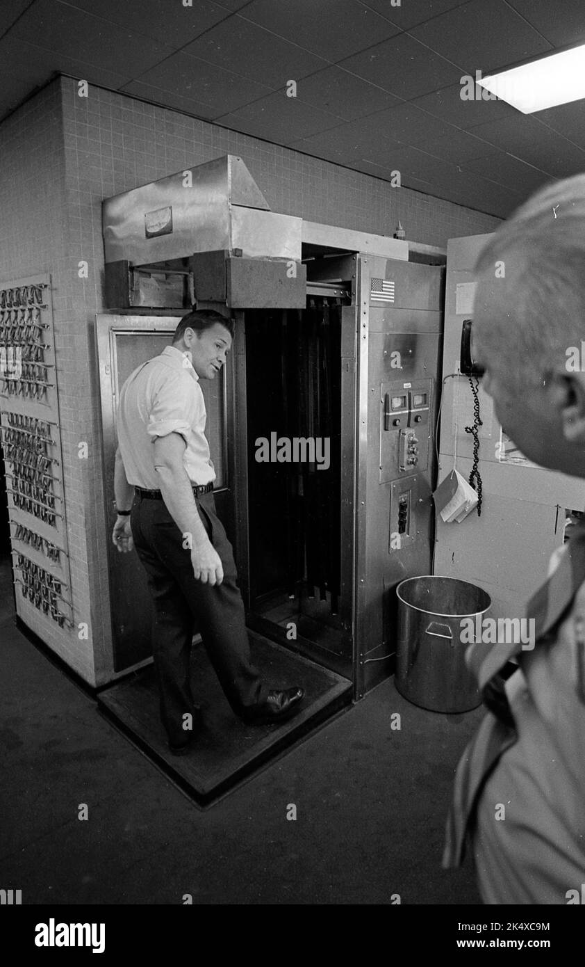Life magazine headquarters, Time-Life, Rockefeller Center, New York ...