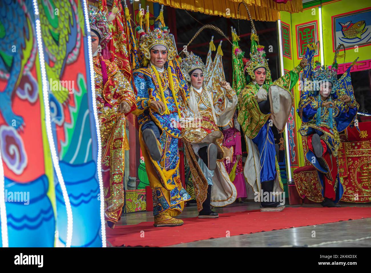 Bangkok, Thailand. 04th Oct, 2022. Members of the Chinese opera troupe ...
