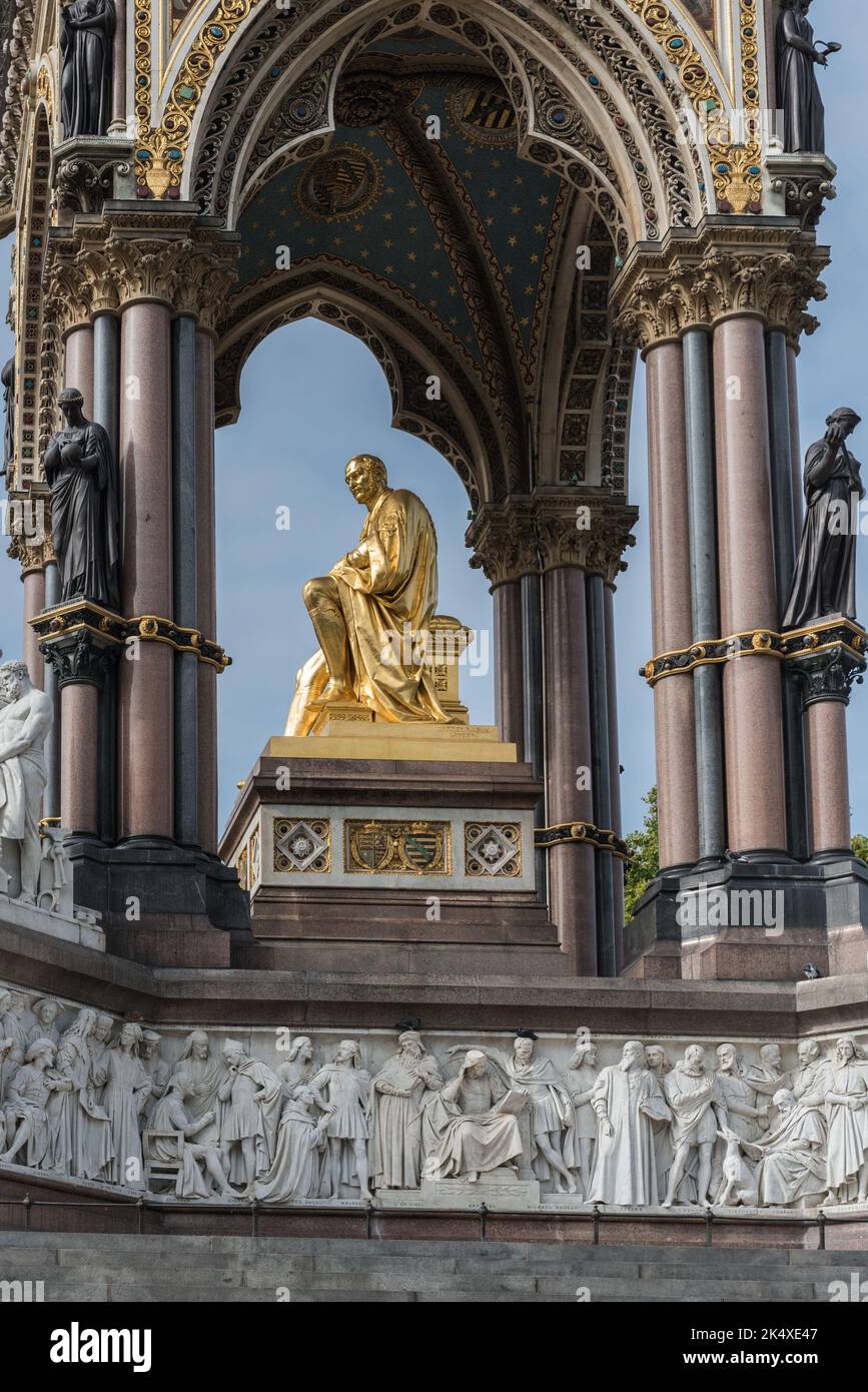 Carvings golden stonework hi-res stock photography and images - Alamy