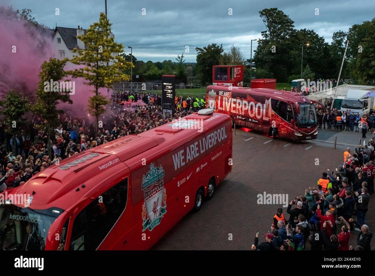 Liverpool, UK. 04th Oct, 2022. The Liverpool FC team bus arrives at ...