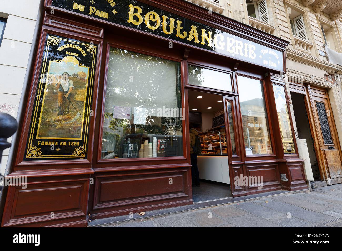 Tout autour du pain is upper bakery and bread shop located in Marais ...