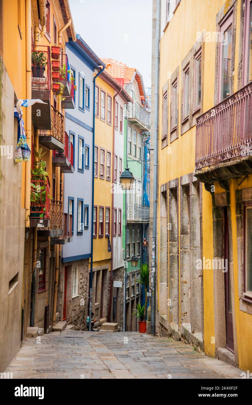 Lighting in porto hi-res stock photography and images - Alamy