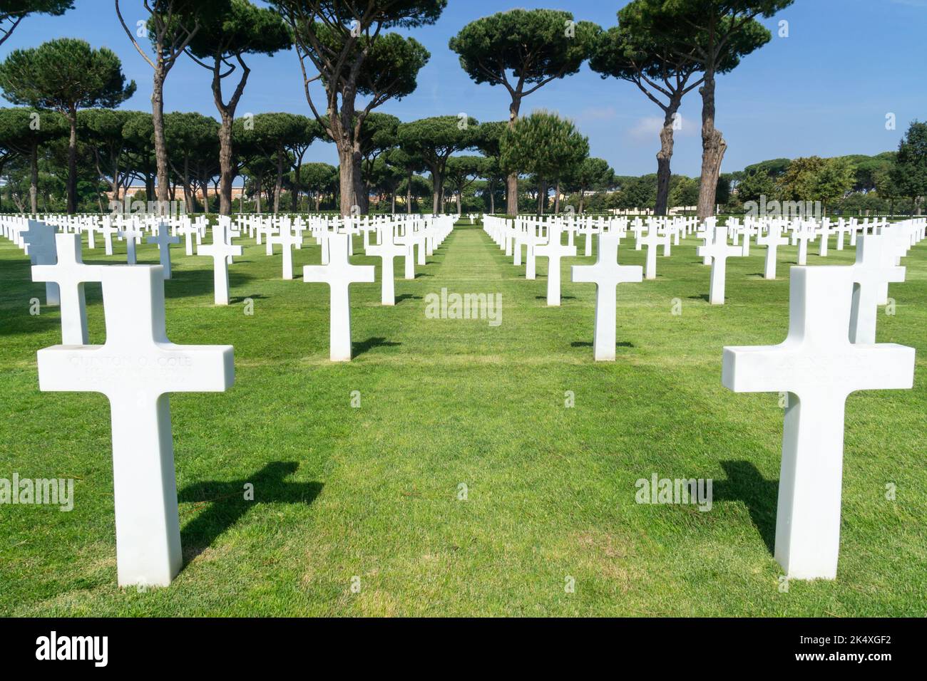 Beach head war cemetery hi-res stock photography and images - Alamy