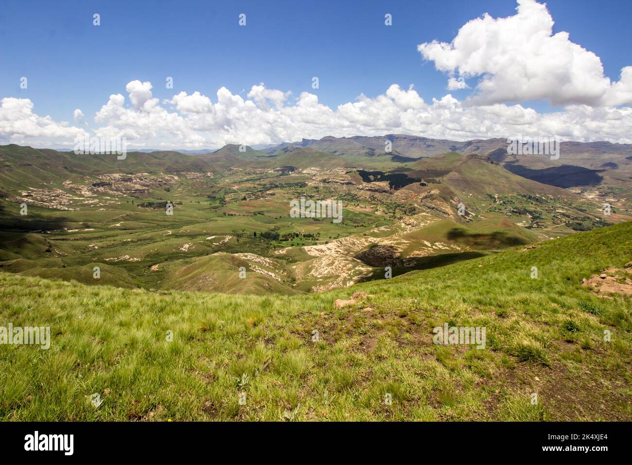 Secluded hidden Valley view in the Drakensberg Mountains on a sunny ...