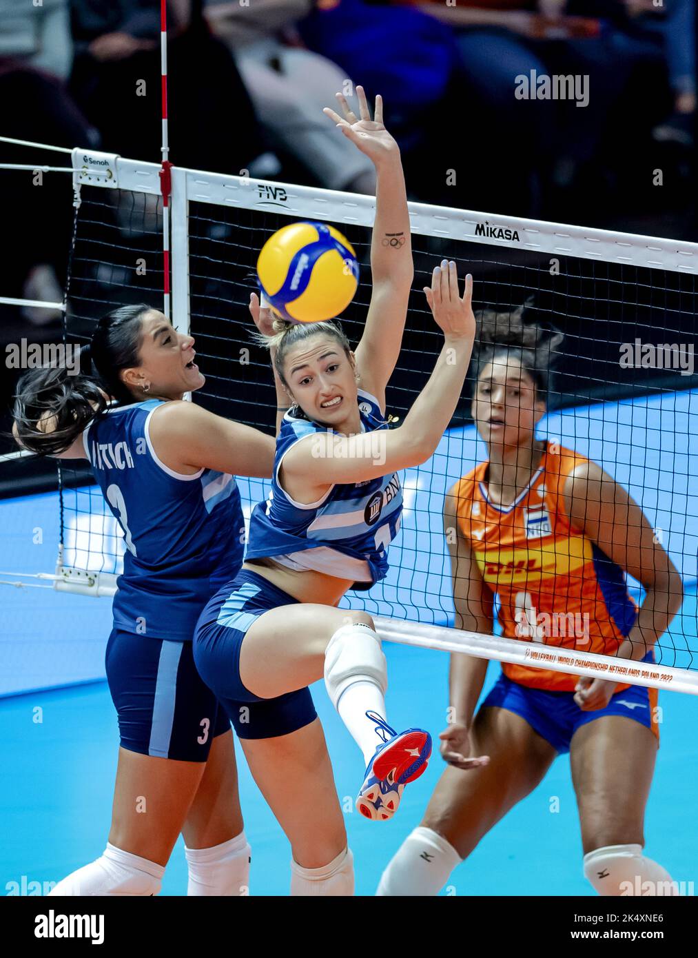 ROTTERDAM - Celeste Plak of the Netherlands in action against Paula ...