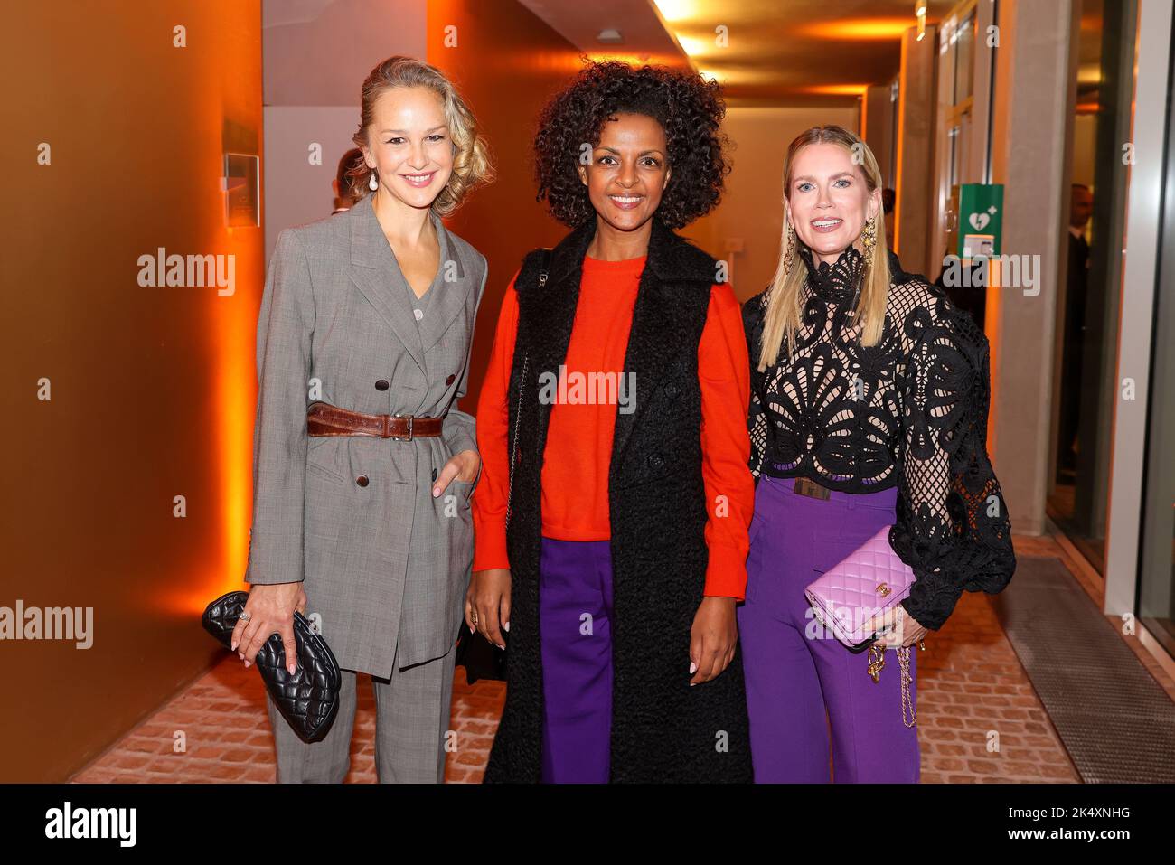 Berlin, Germany. 04th Oct, 2022. Esther Seibt (l-r), Dennenesch Zoudé ...