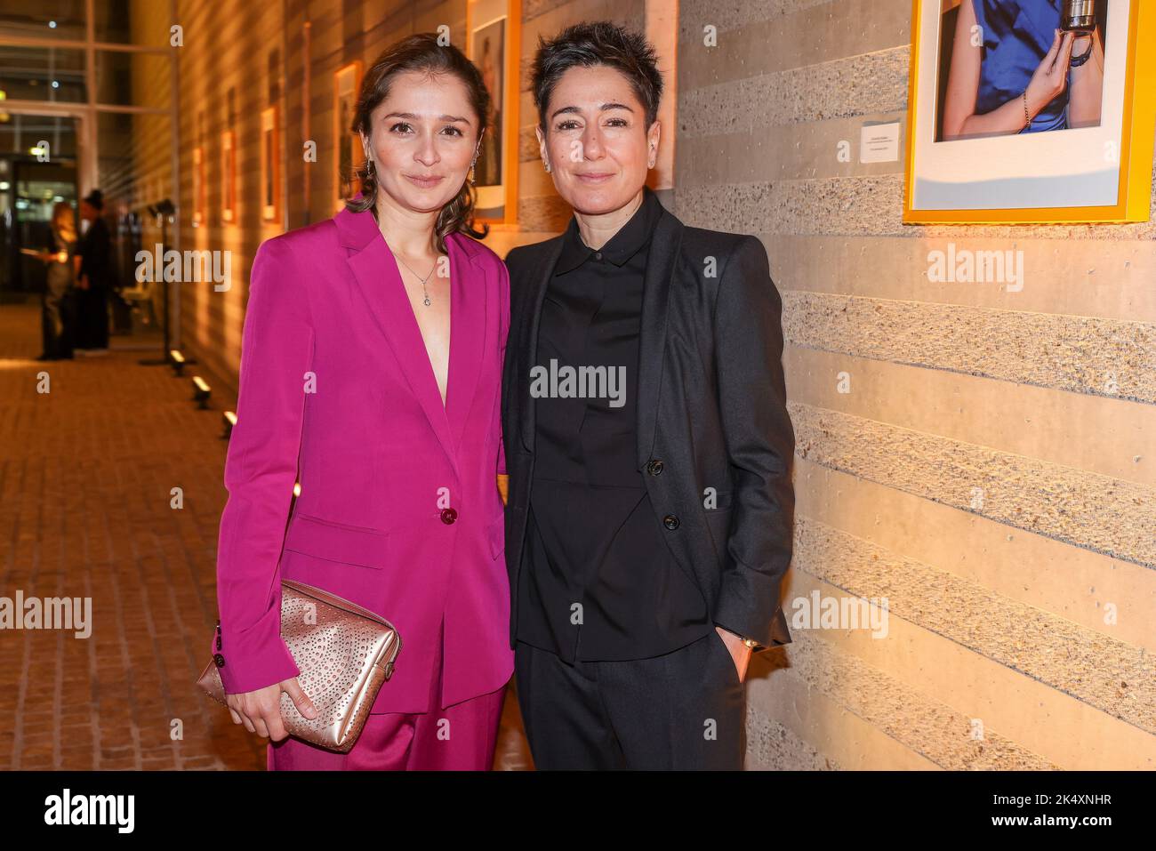 Isabel grupp hi-res stock photography and images - Alamy