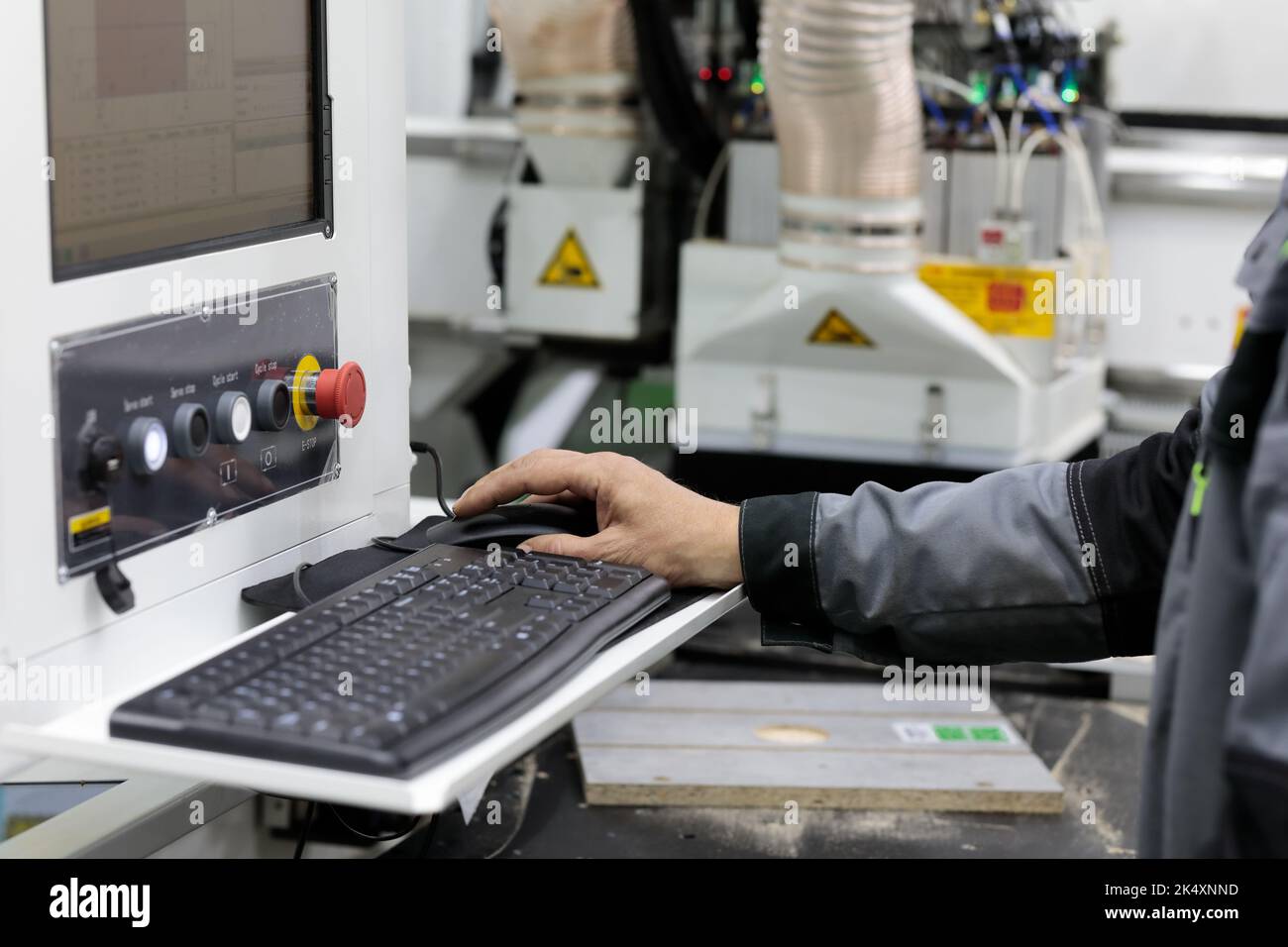 Person operating computer mouse hi-res stock photography and images - Alamy