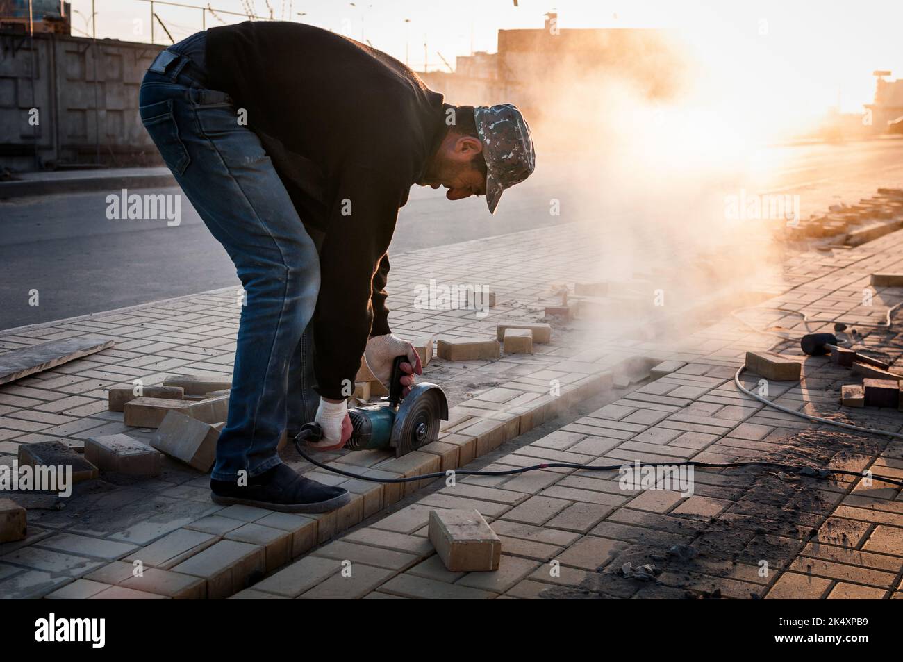 Dirty construction worker hi-res stock photography and images - Alamy