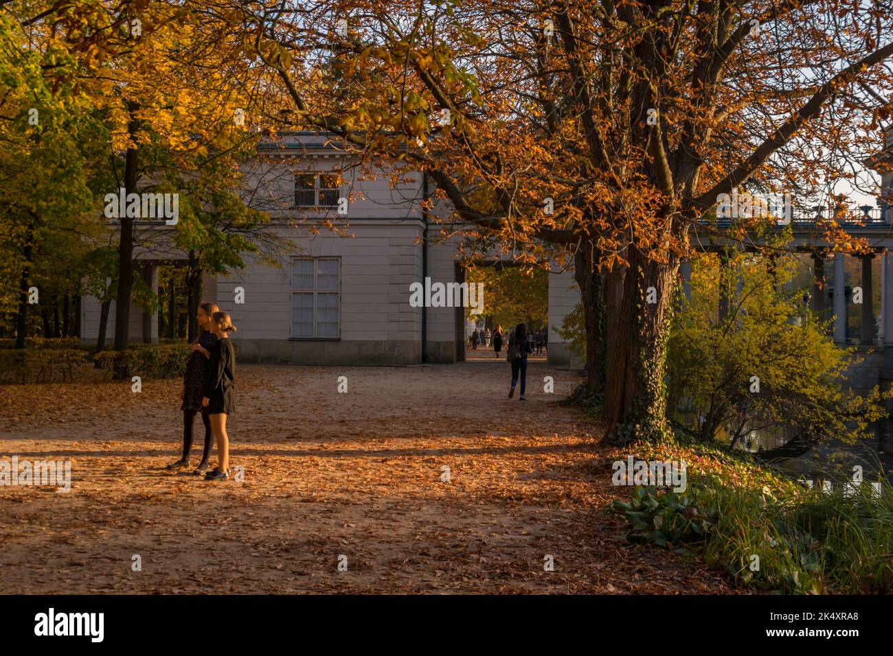 Autumn in Lazienki PArk, Jesien w Parku Lazienki Stock Photo - Alamy