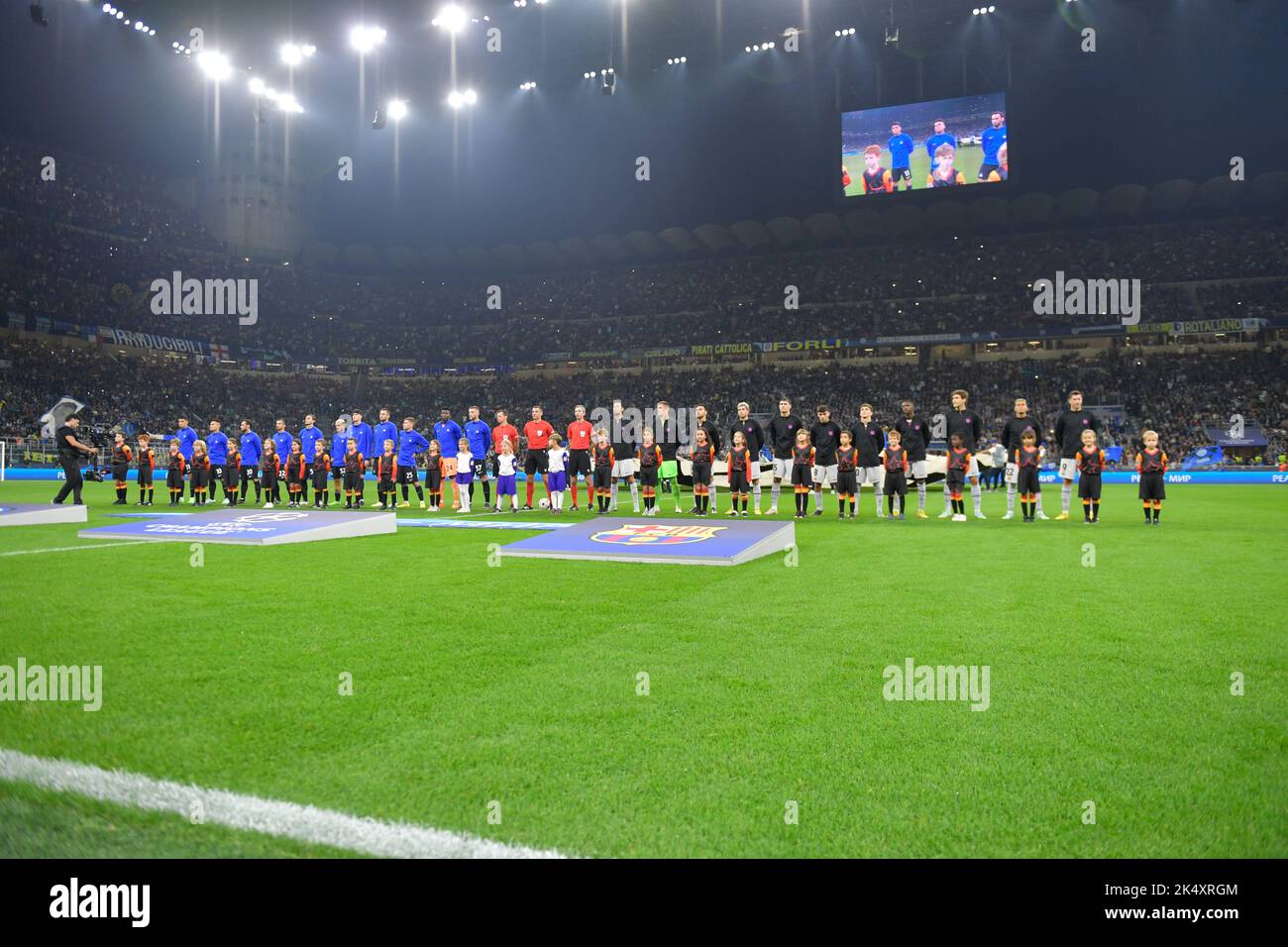 Fc barcelona line up hi-res stock photography and images - Alamy
