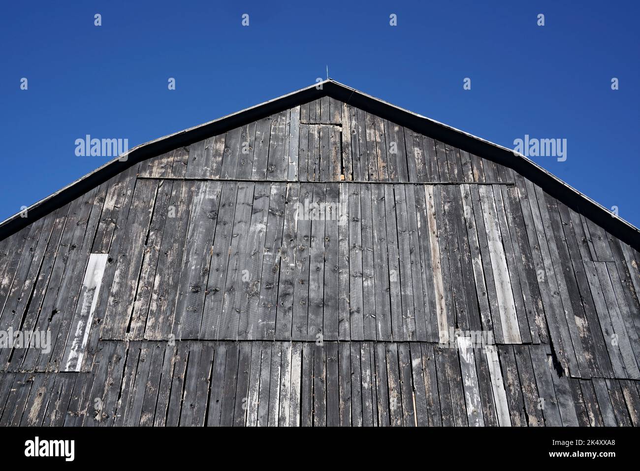 Side of old barn made of weather-beaten wooden planks Stock Photo - Alamy