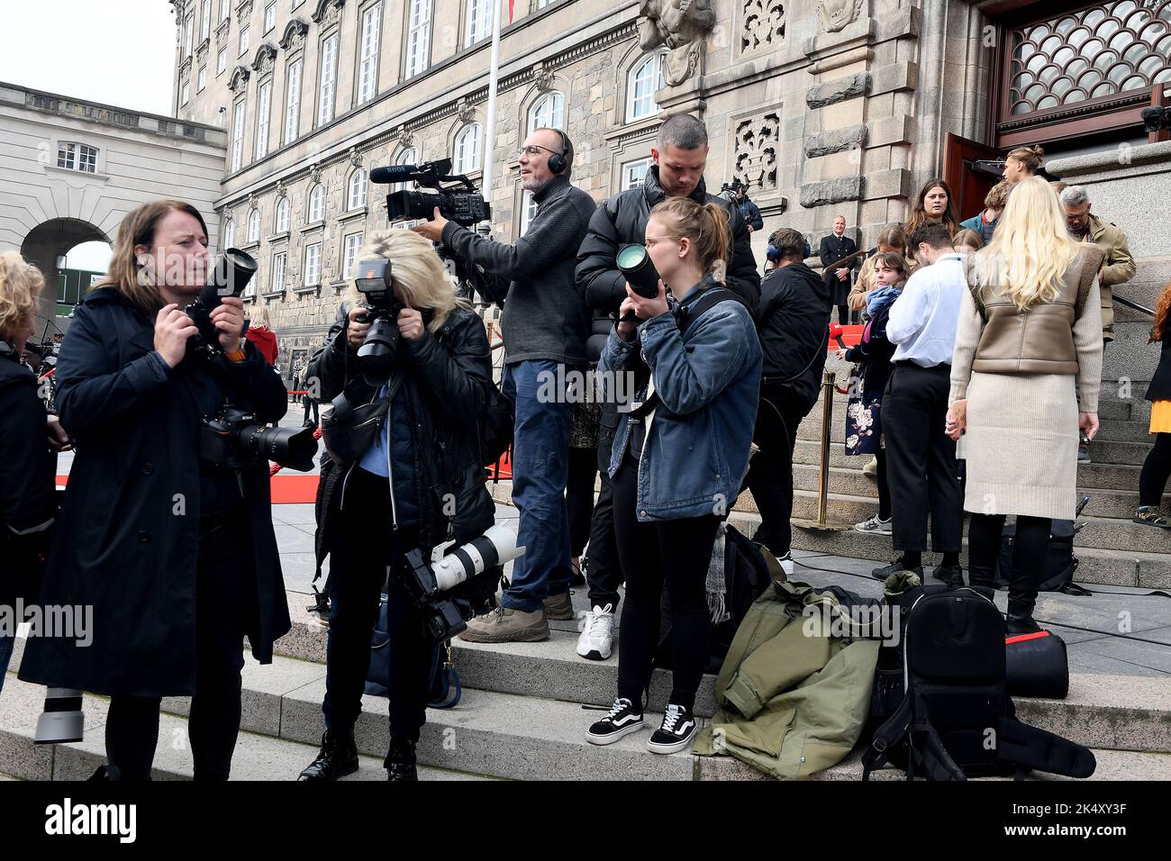 Repoiter hi-res stock photography and images - Alamy