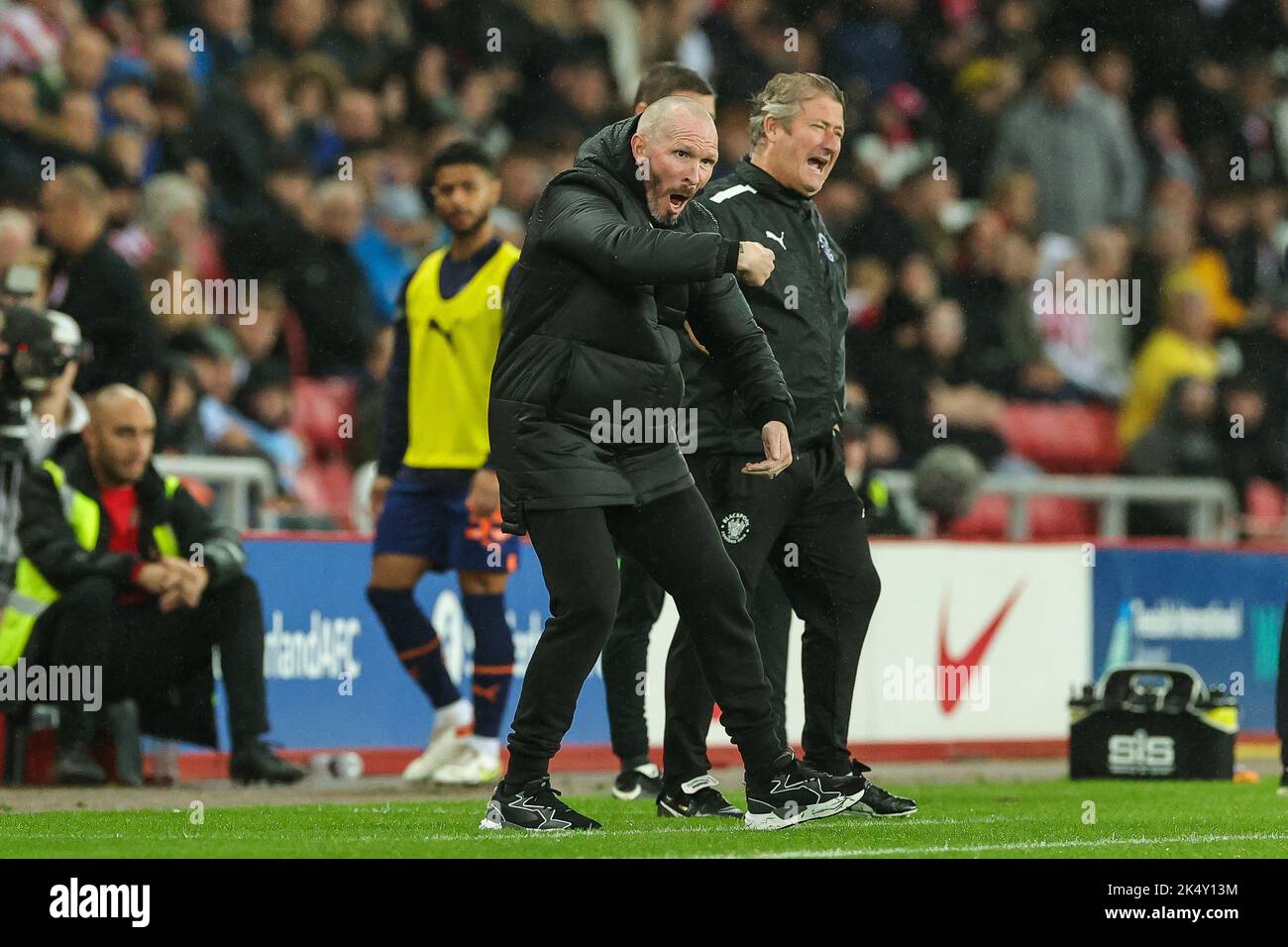 Michael Appleton manager of Blackpool gives his team instructions ...