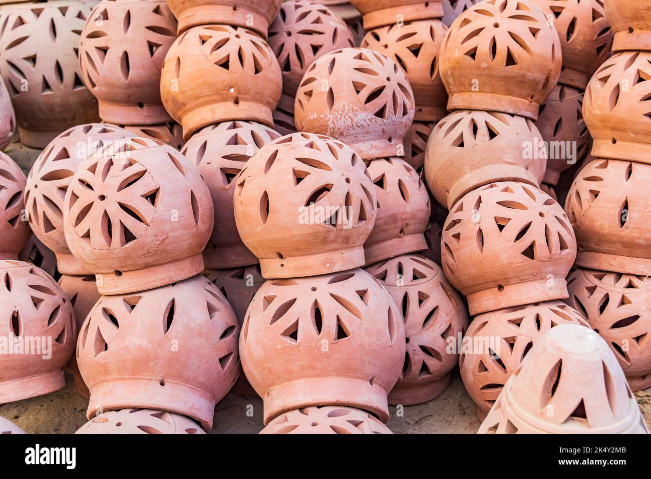 Faiyum pottery hi-res stock photography and images - Alamy