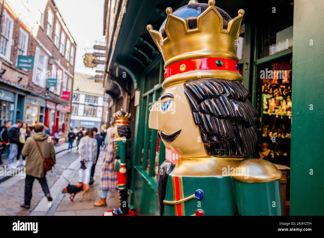 Two life size shop guards standing outside the Nutcracker Christmas ...