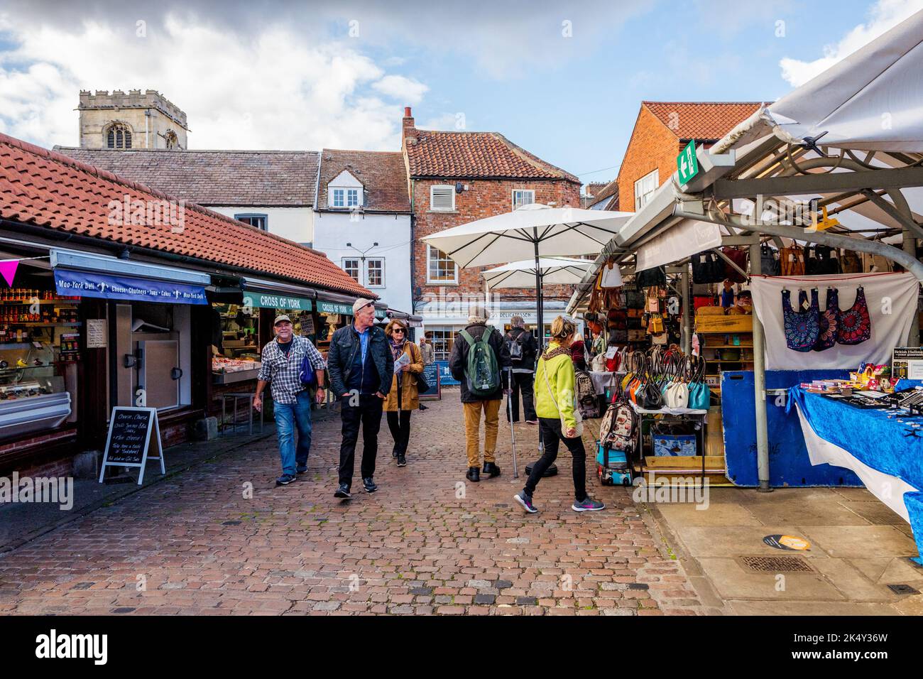 Open air food market england hi-res stock photography and images - Alamy