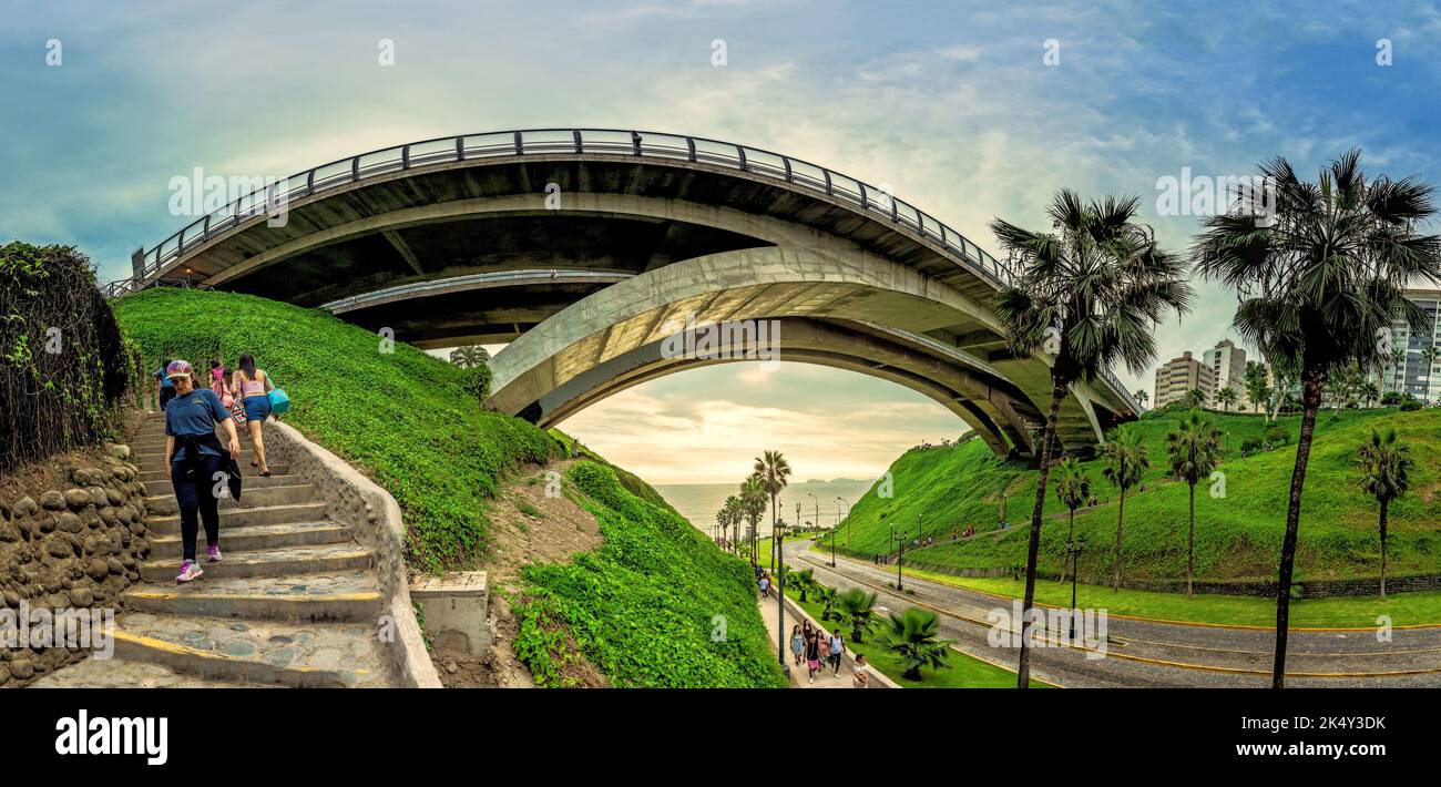 Villena bridge in Miraflores, near Larcomar, is an exclusive shopping ...